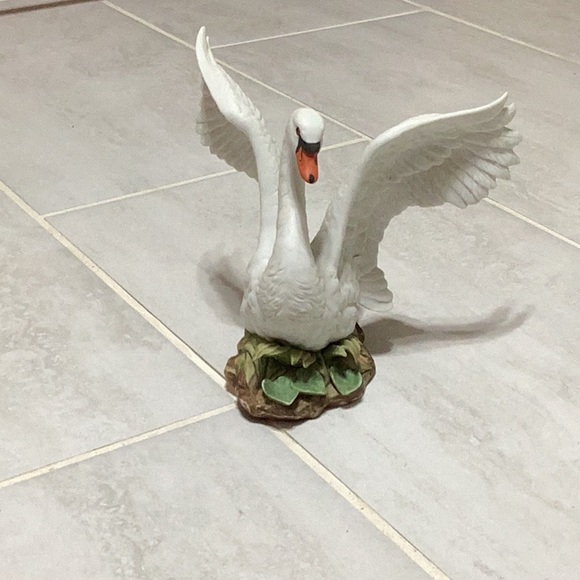 Homco | Other | Vintage And Collectible Swan Porcelain By Homco | Poshmark